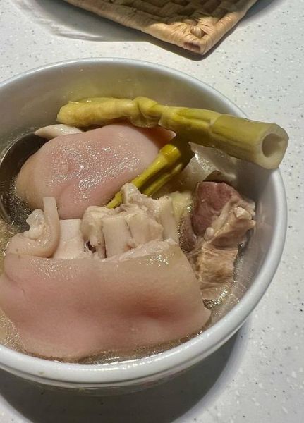 清炖猪蹄怎么做_产妇能吃清炖猪蹄吗-第2张图片-山城妙识
