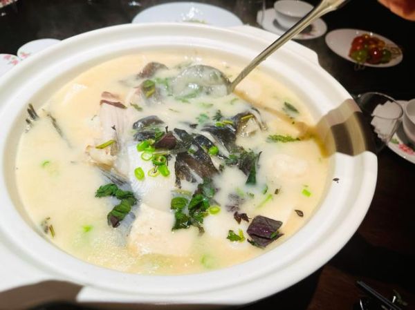 鱼头汤怎么做不腥还好喝_鱼头汤去腥增鲜技巧-第2张图片-山城妙识