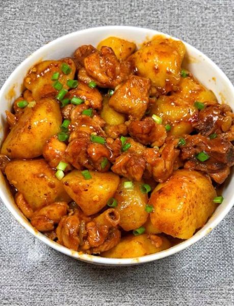 红烧鸡肉炖土豆怎么做_红烧鸡肉炖土豆窍门-第2张图片-山城妙识