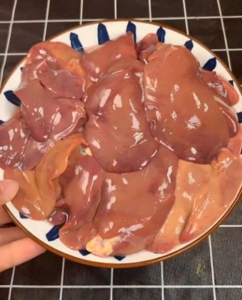 鸡肝怎么去腥_鸡肝去腥最简单的方法-第1张图片-山城妙识