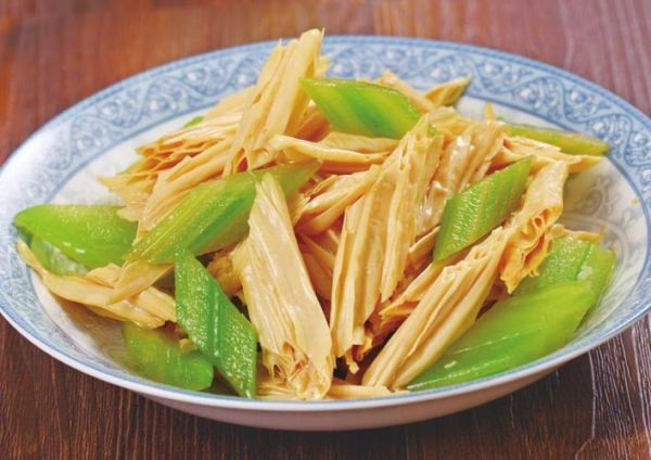 腐竹芹菜炒肉丝怎么做_腐竹芹菜炒肉丝热量高吗-第2张图片-山城妙识