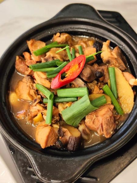 香菇炖鸡家常做法_香菇炖鸡怎么炖才入味-第2张图片-山城妙识