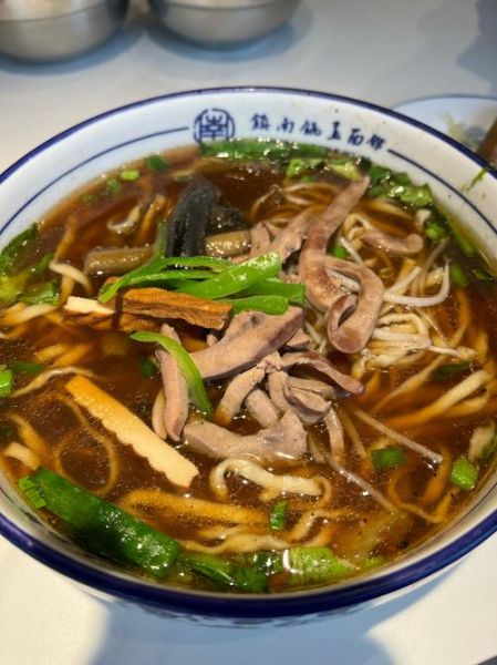 镇江锅盖面正宗做法_锅盖面为什么用锅盖煮-第3张图片-山城妙识
