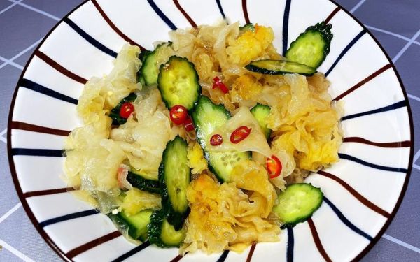 银耳凉拌菜怎么做_家常窍门-第2张图片-山城妙识