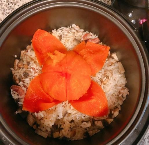 电饭锅西红柿鸡蛋焖饭窍门_怎么让米饭粒粒分明-第1张图片-山城妙识
