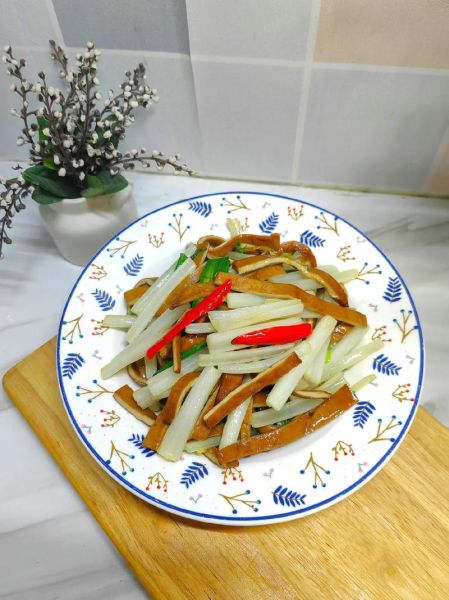香芹炒豆干怎么做_香芹炒豆干用焯水吗-第3张图片-山城妙识