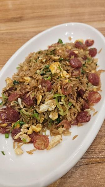 腊肠炒饭怎么做_腊肠炒饭图片里隐藏的细节-第2张图片-山城妙识