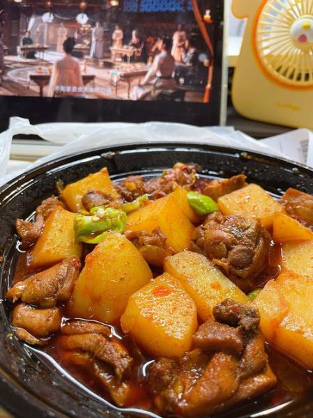 土豆炒鸡肉怎么做_家常土豆炒鸡肉的做法窍门-第1张图片-山城妙识