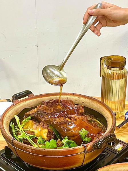 牛蹄怎么煮又烂又好吃_牛蹄高压锅炖多久-第1张图片-山城妙识