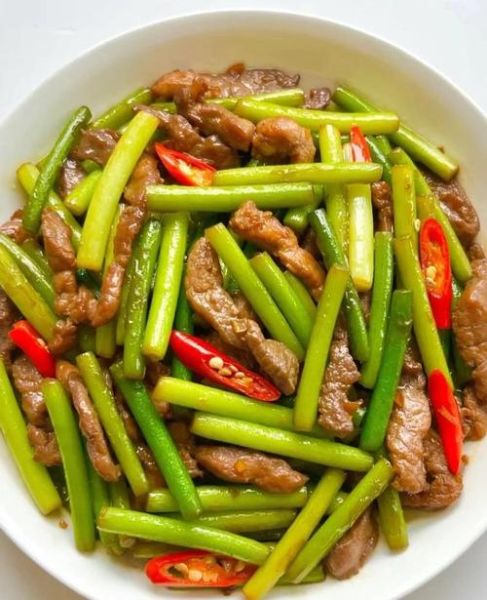 蒜苔怎么炒好吃_蒜苔炒肉的家常做法视频-第2张图片-山城妙识 蒜苔怎么炒好吃_蒜苔炒肉的家常做法视频-第2张图片-山城妙识