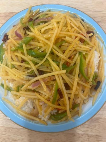 酸辣土豆丝盖饭怎么做_酸辣土豆丝盖饭热量高吗-第1张图片-山城妙识 酸辣土豆丝盖饭怎么做_酸辣土豆丝盖饭热量高吗-第1张图片-山城妙识