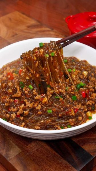 肉末炒粉条怎么做_肉末炒粉条的家常做法-第2张图片-山城妙识