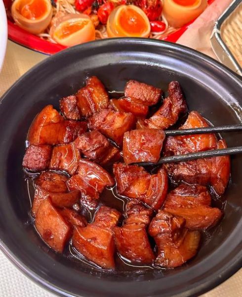 砂锅红烧肉怎么做_砂锅红烧肉不柴的秘诀-第1张图片-山城妙识 砂锅红烧肉怎么做_砂锅红烧肉不柴的秘诀-第1张图片-山城妙识