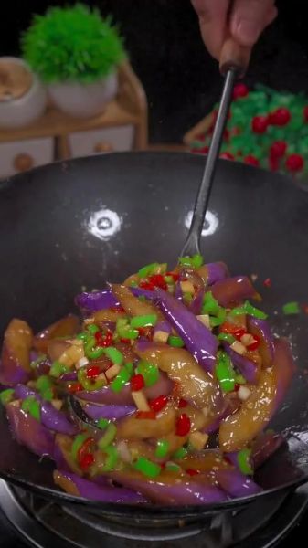 紫皮茄子怎么炒好吃_家常茄子简单做法-第2张图片-山城妙识