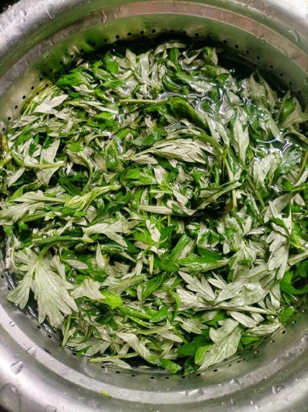 艾粄怎样做才更绿油油_艾草保色秘诀-第1张图片-山城妙识