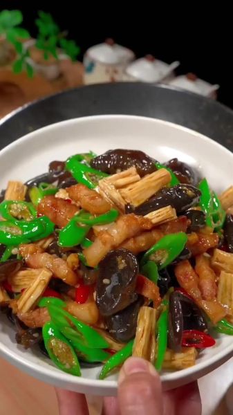 木耳炒菜怎么做好吃_木耳炒菜100种大全-第1张图片-山城妙识
