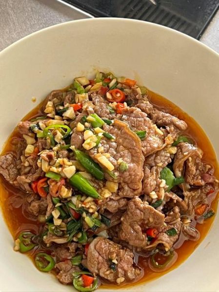 葱爆牛肉怎么炒才嫩_家常葱爆牛肉做法窍门-第1张图片-山城妙识 葱爆牛肉怎么炒才嫩_家常葱爆牛肉做法窍门-第1张图片-山城妙识