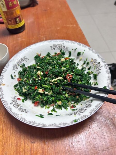 凉拌芹菜叶怎么做好吃_芹菜叶凉拌要不要焯水-第1张图片-山城妙识 凉拌芹菜叶怎么做好吃_芹菜叶凉拌要不要焯水-第1张图片-山城妙识