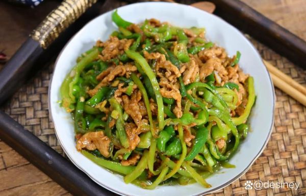 青椒拌肉丝怎么做_青椒拌肉丝热量高吗-第3张图片-山城妙识
