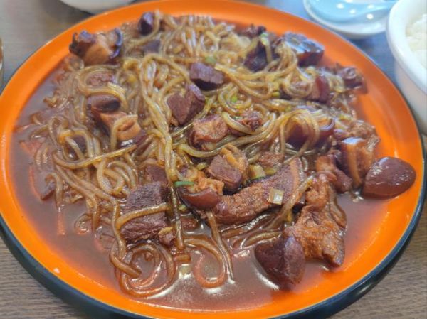 东北猪肉炖粉条怎么做_正宗做法-第1张图片-山城妙识