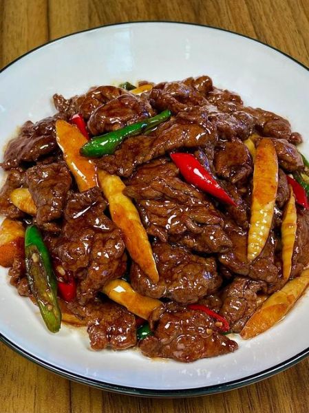 牛肉怎么炒才嫩_炒牛肉嫩的小窍门-第1张图片-山城妙识 牛肉怎么炒才嫩_炒牛肉嫩的小窍门-第1张图片-山城妙识