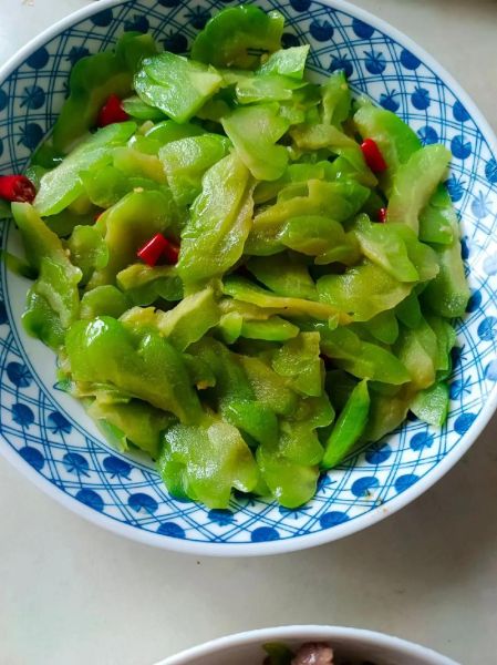 清炒苦瓜怎么炒不苦_苦瓜怎么炒好吃又简单-第1张图片-山城妙识 清炒苦瓜怎么炒不苦_苦瓜怎么炒好吃又简单-第1张图片-山城妙识