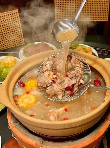羊肉煲的做法_羊肉煲需要哪些配料-第1张图片-山城妙识 羊肉煲的做法_羊肉煲需要哪些配料-第1张图片-山城妙识