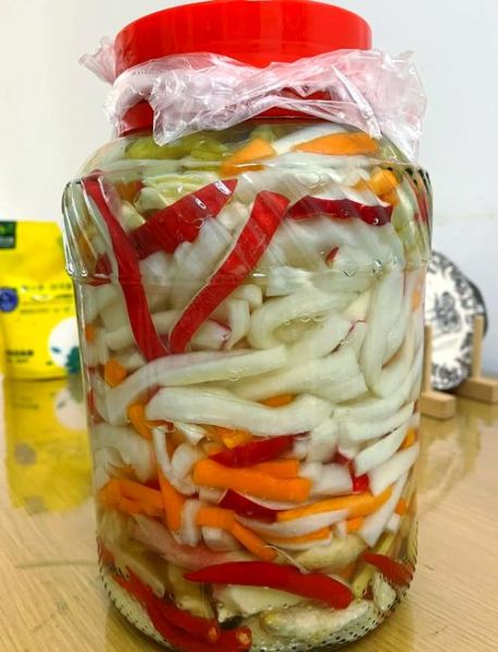 酸辣萝卜条怎么做又脆又好吃_酸辣萝卜条腌制技巧-第1张图片-山城妙识