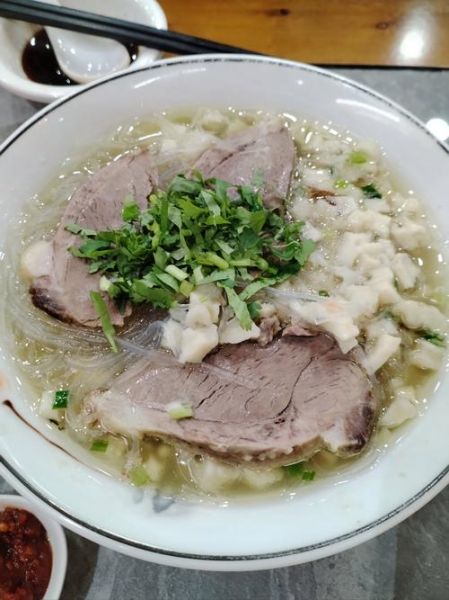 羊肉泡馍是哪个地方的_陕西西安-第1张图片-山城妙识 羊肉泡馍是哪个地方的_陕西西安-第1张图片-山城妙识