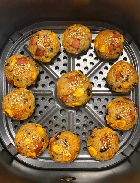 饭团怎么做_饭团做法步骤图解-第3张图片-山城妙识