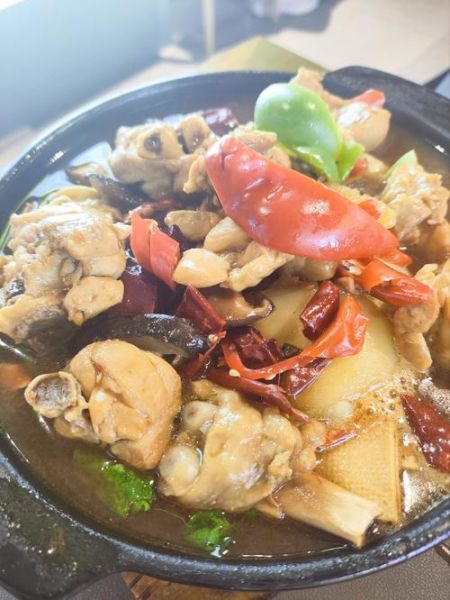黄焖鸡怎么做好吃_正宗黄焖鸡米饭做法-第3张图片-山城妙识