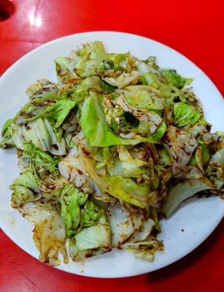 酱爆洋白菜饭店的做法_怎么炒才脆嫩不出水-第2张图片-山城妙识