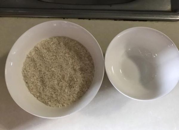 微波炉怎么煮米饭_微波炉煮米饭用多少水-第2张图片-山城妙识