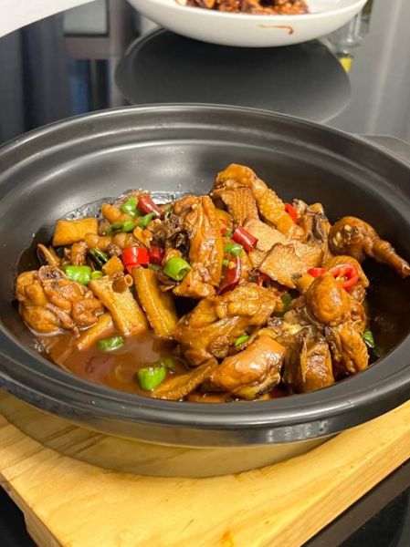 鸡肉炖汤加什么食材好_鸡肉炖汤搭配推荐-第3张图片-山城妙识