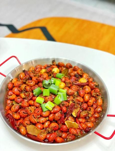 麻辣虾尾怎么做才入味_麻辣虾尾焯水还是直接炒-第2张图片-山城妙识