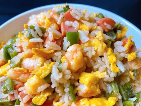 虾仁火腿炒饭怎么做_虾仁火腿炒饭热量高吗-第2张图片-山城妙识