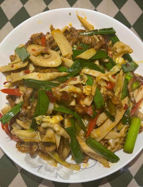 笋丝怎么炒好吃_笋丝炒肉的家常做法-第1张图片-山城妙识