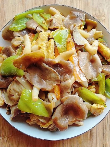 清炒蘑菇怎么炒才好吃_清炒蘑菇用焯水吗-第1张图片-山城妙识