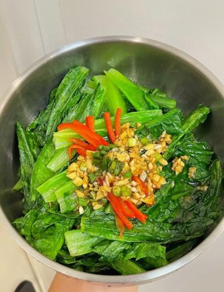 麻酱拌油麦菜怎么做_油麦菜麻酱比例是多少-第1张图片-山城妙识