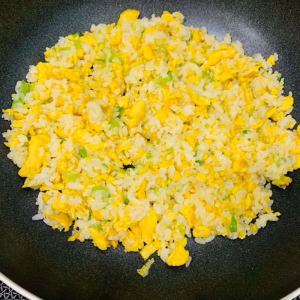 蛋炒饭怎么炒好吃_蛋炒饭做法大全-第1张图片-山城妙识