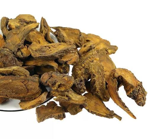 羊蹄根和土大黄的区别_怎么区分羊蹄根与土大黄-第2张图片-山城妙识
