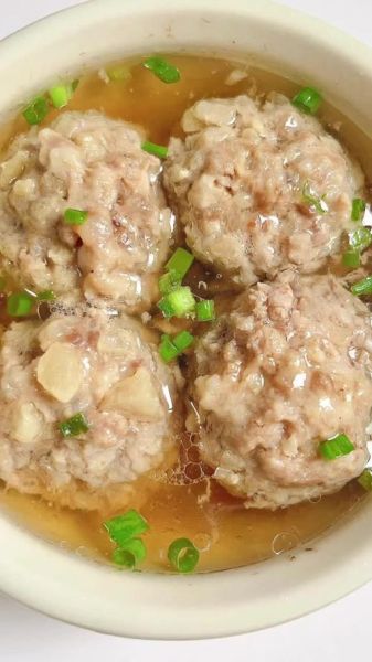 清汤肉丸子怎么做又滑又嫩_肉丸子不柴的秘诀-第3张图片-山城妙识