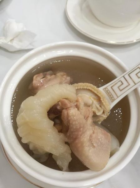 鸡脚花胶汤的做法_鸡脚花胶汤的功效与禁忌-第1张图片-山城妙识