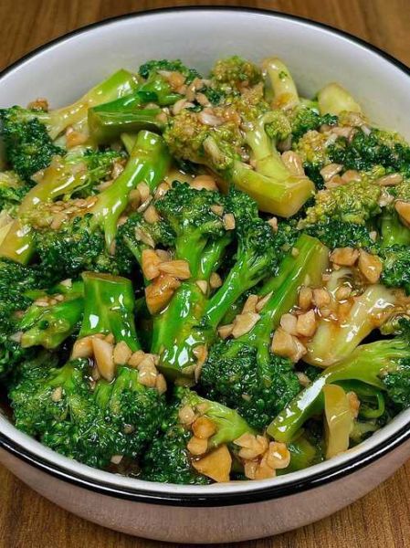 西兰花怎么炒好吃_西兰花炒几分钟才脆-第3张图片-山城妙识