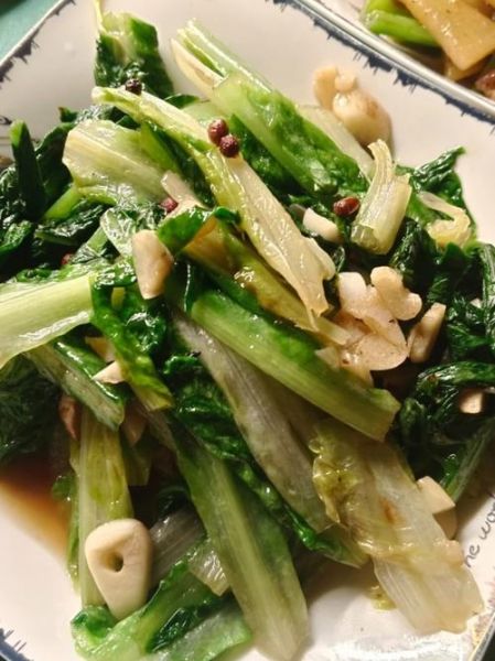 肉炒油麦菜怎么做_油麦菜炒肉家常做法-第3张图片-山城妙识