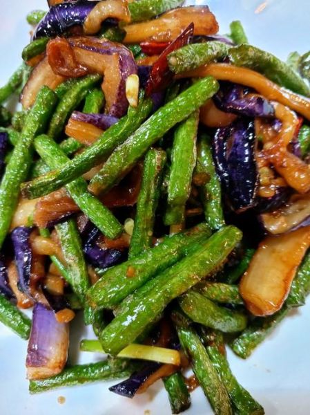茄子焖豆角怎么做_茄子焖豆角的家常做法-第1张图片-山城妙识