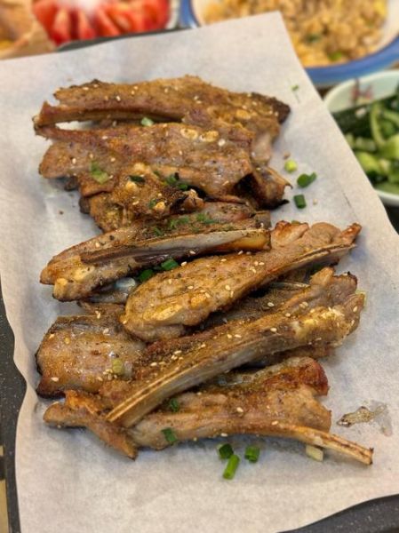 碳烤羊排怎么做_碳烤羊排腌制多久才入味-第2张图片-山城妙识