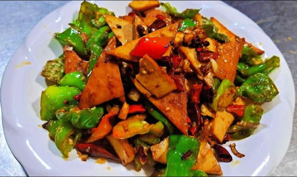 辣椒炒香干怎么做_香干炒辣椒先放哪个-第3张图片-山城妙识 辣椒炒香干怎么做_香干炒辣椒先放哪个-第3张图片-山城妙识