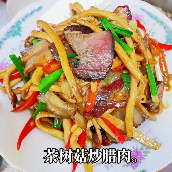 茶树菇炒腊肉怎么做_茶树菇炒腊肉的家常做法-第3张图片-山城妙识