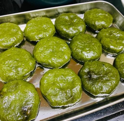 正宗艾粄的做法_艾草糯米比例是多少-第1张图片-山城妙识